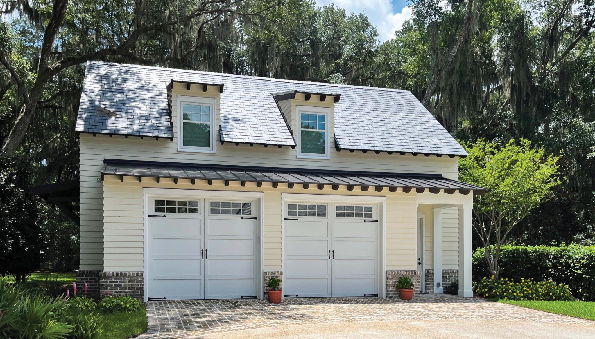 Explore Residential Garage Doors in Southern Mississippi
